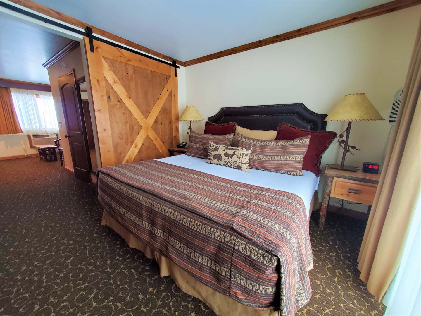 Jackson Hole Boutique Hotel | Parkway Inn | Accomodations
