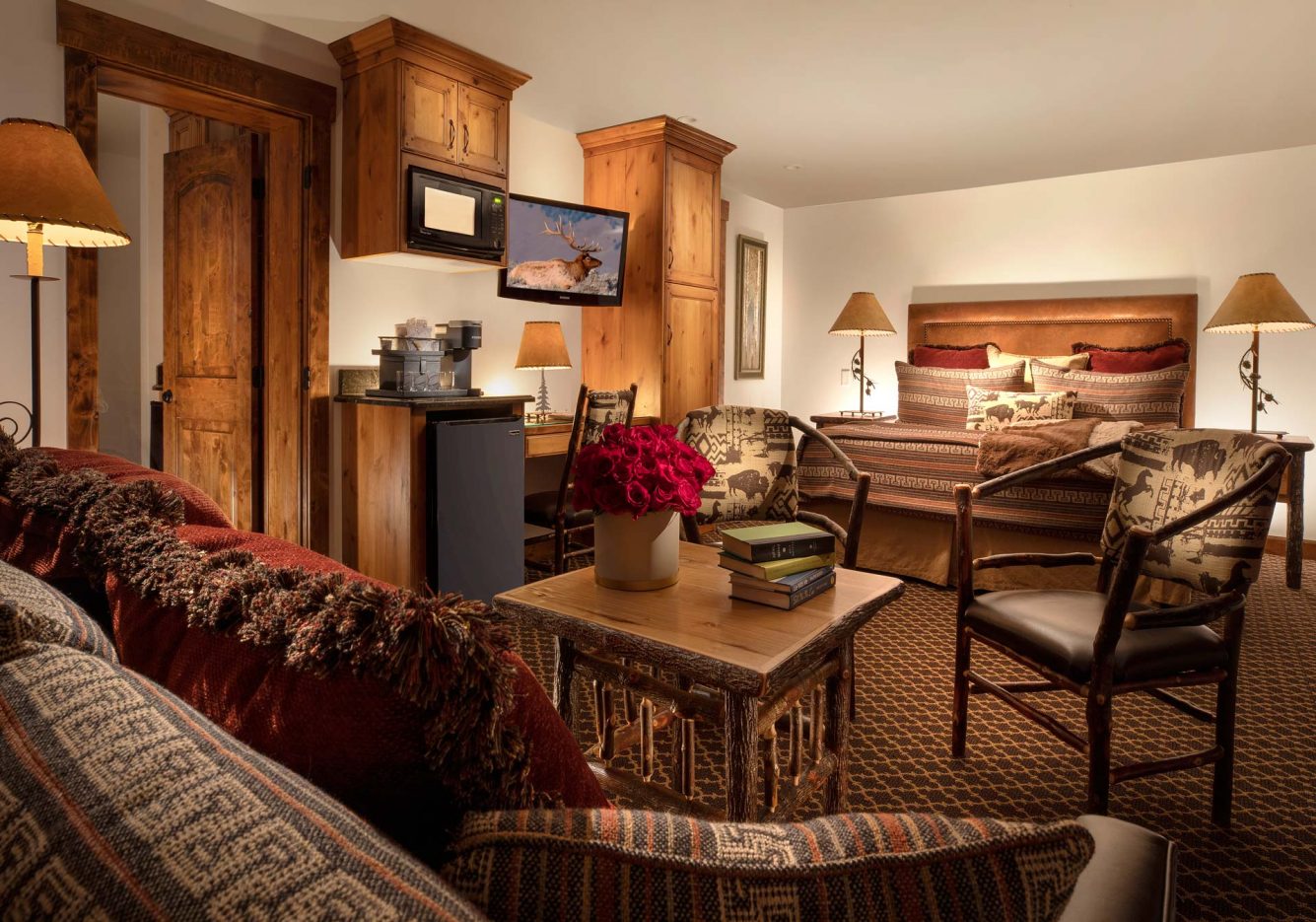 Premier Cottage Suite | Parkway Inn | Jackson Hole Wyoming Hotel
