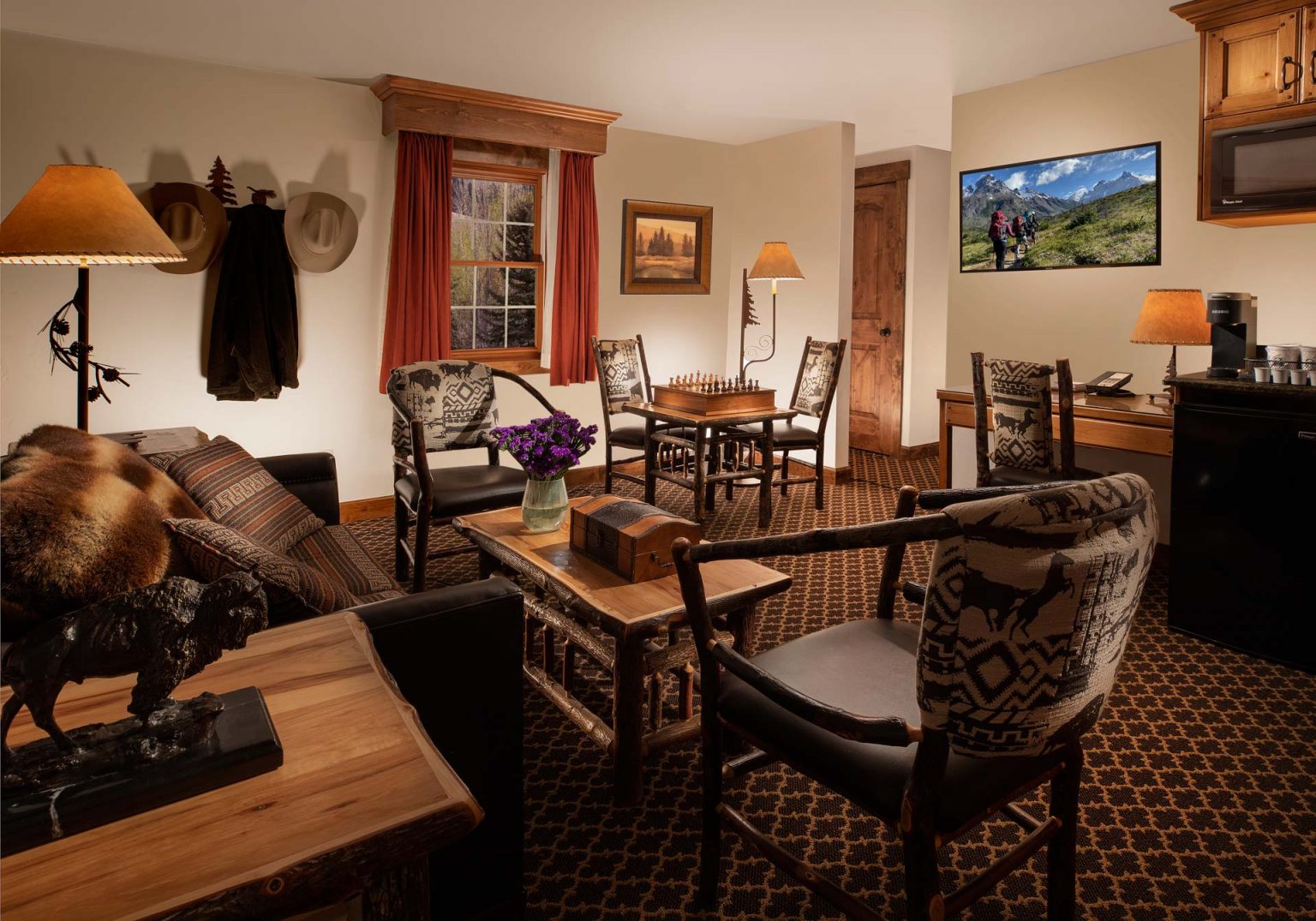 Jackson Hole Hotel Rooms | Parkway Inn Rooms & Suites
